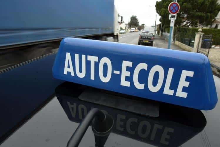 Comment choisir l'auto-école ? cours auto-école, permis de conduire ...